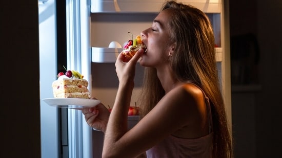 Late-night cravings? Stop your guilty snacking and try these 6 healthy alternatives