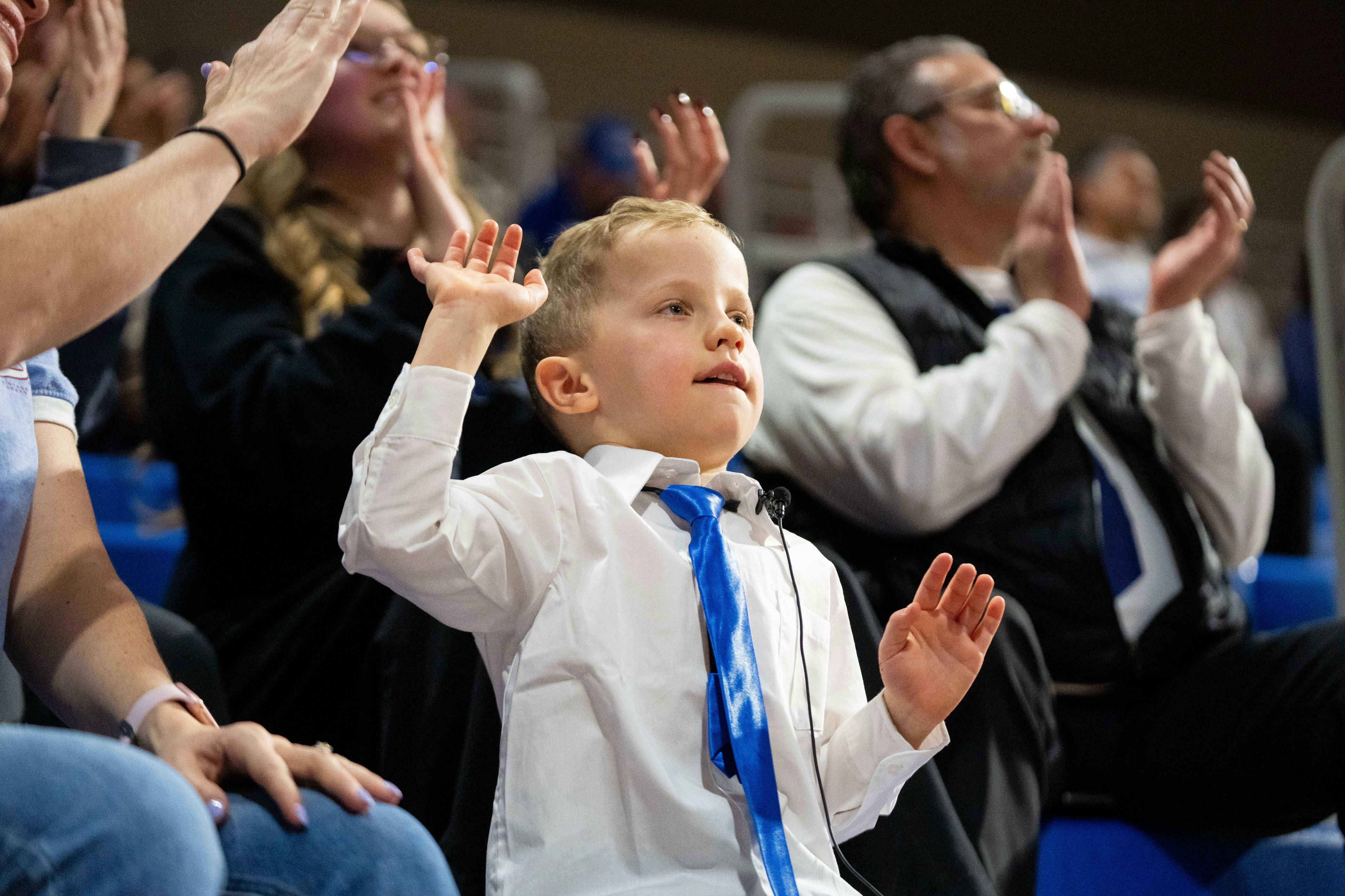 Drake basketball: Meet the 6-year-old fan who dresses like Bulldogs ...