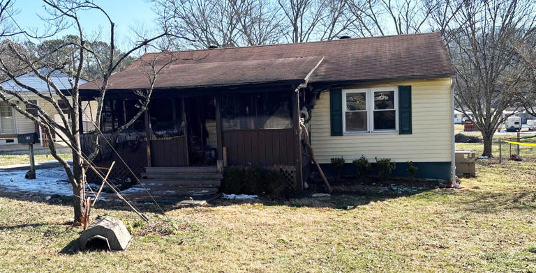 1 person dies after house fire in Oak Ridge; 2 firefighters treated for ...