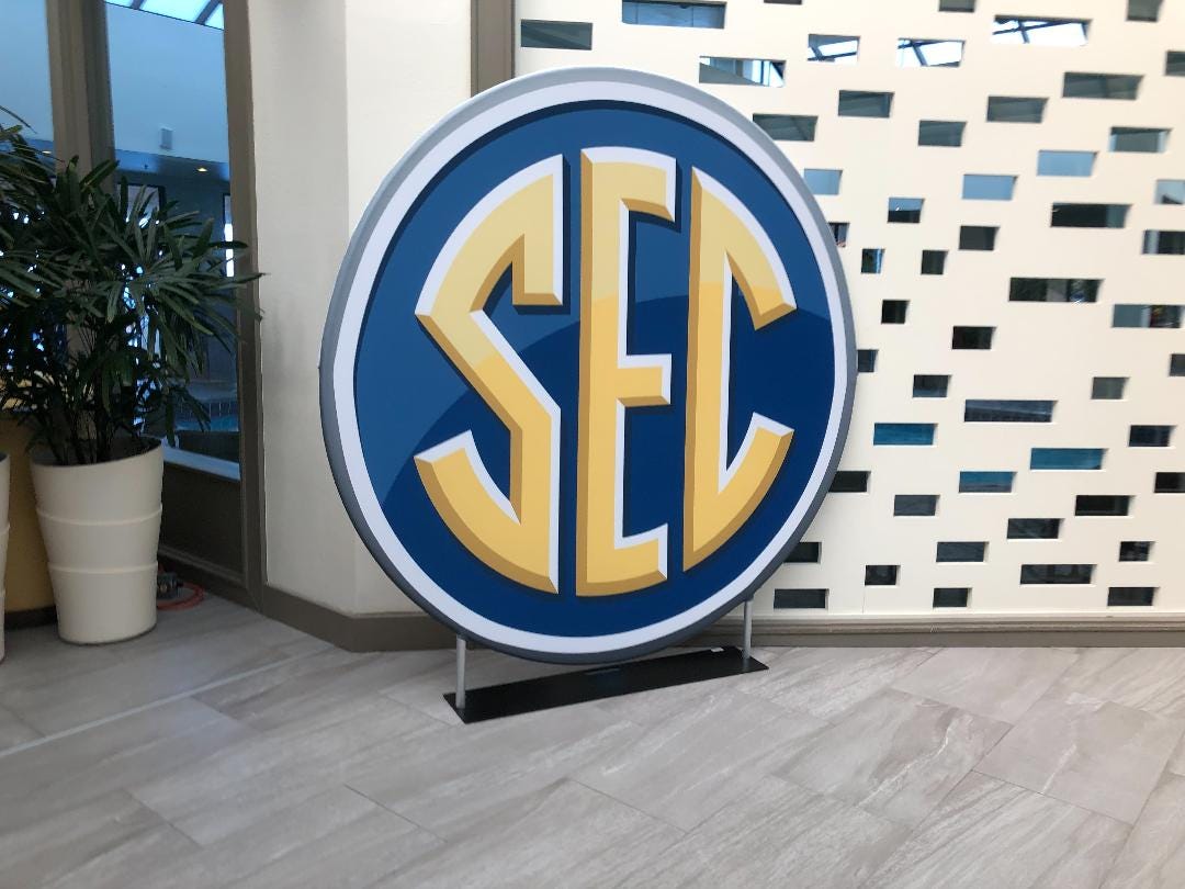SEC names Auhmad Robinson and Aleksandr Solovev as Athletes of the Week