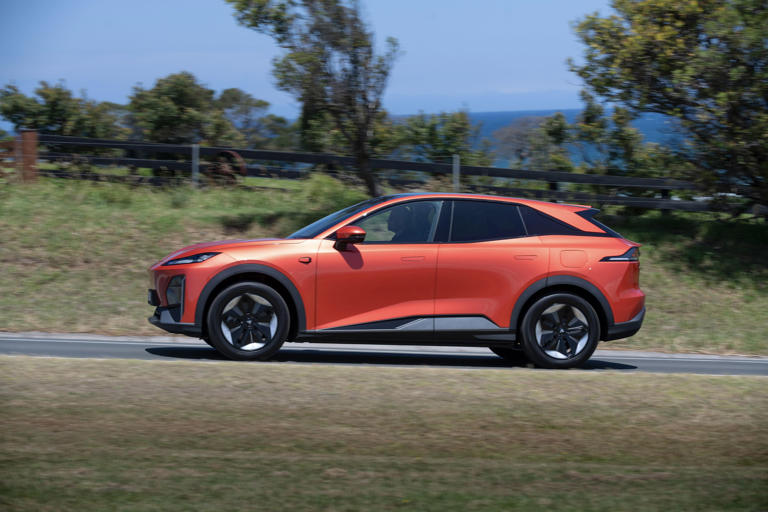 Deepal dealer deluge coming as Chinese brand plays catch up to BYD, Geely