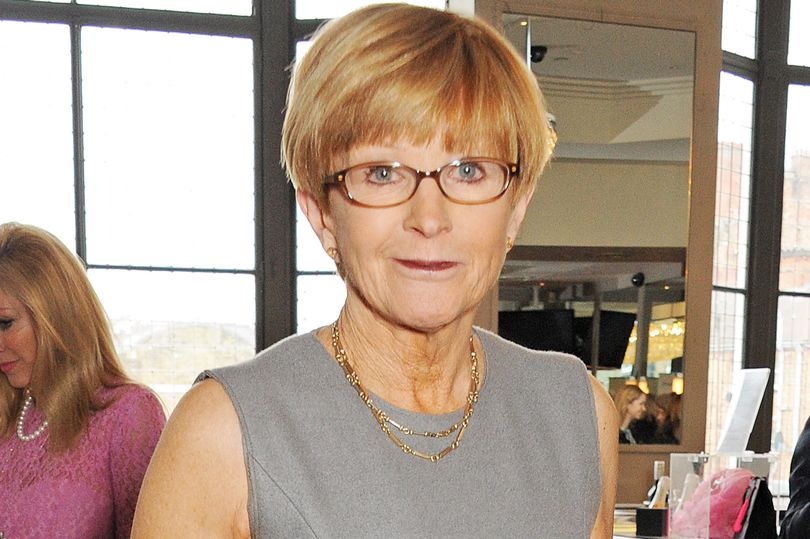 Weakest Link's Anne Robinson snaps four-word reply when asked about ...