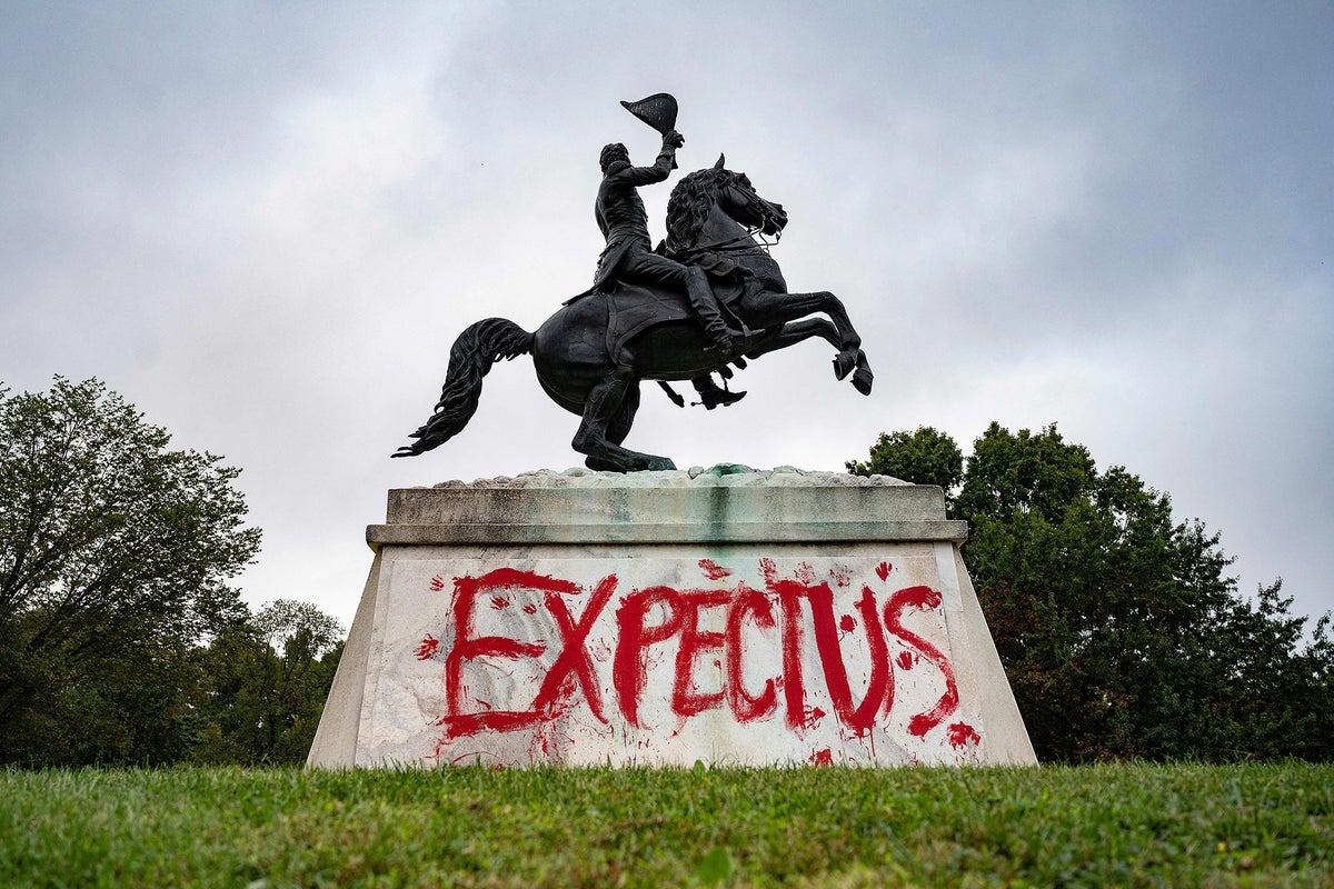 Trump is obsessed with D.C. graffiti — and wants to get rid of it as he ...