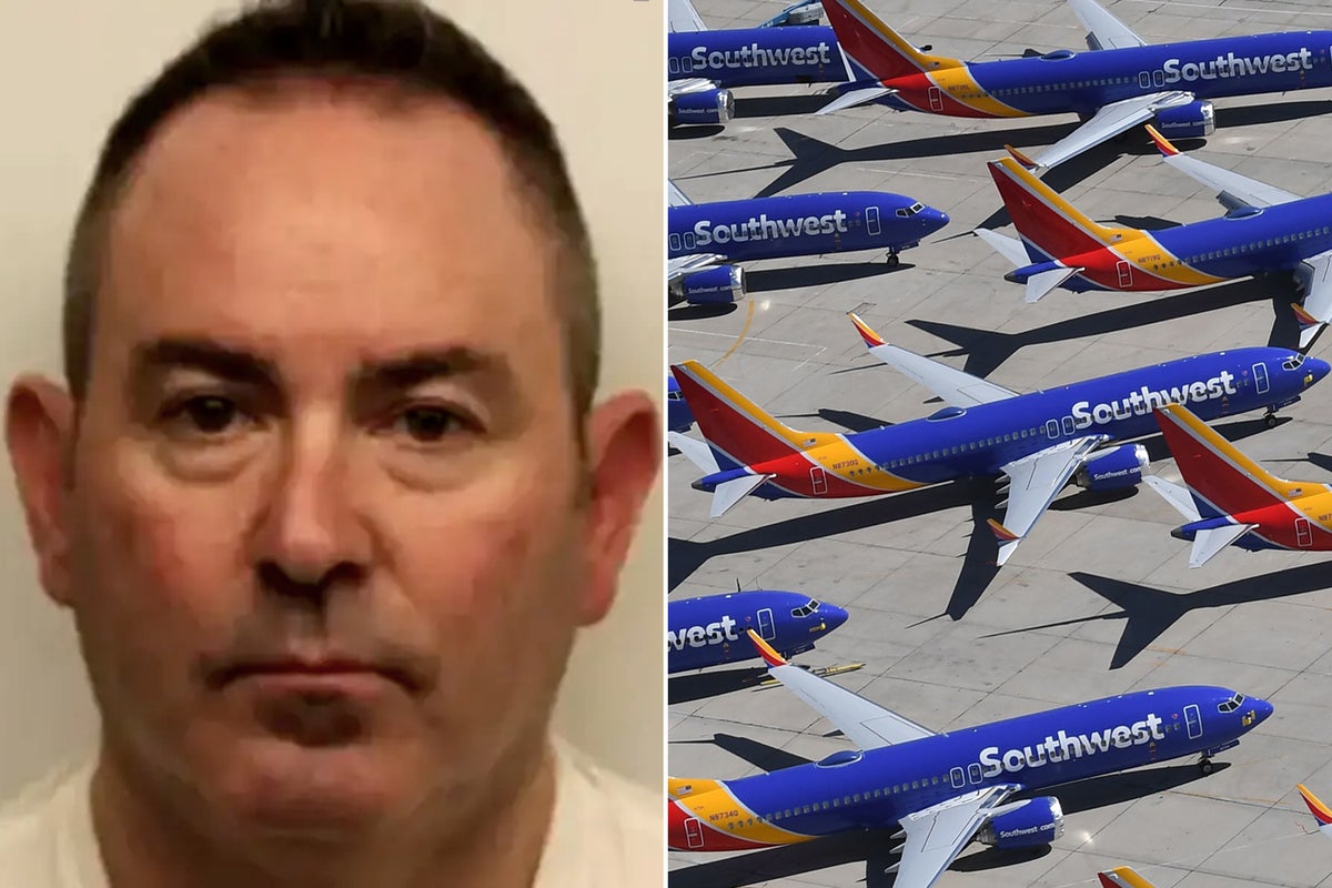 Southwest pilot pulled from cockpit by cops in front of stunned ...