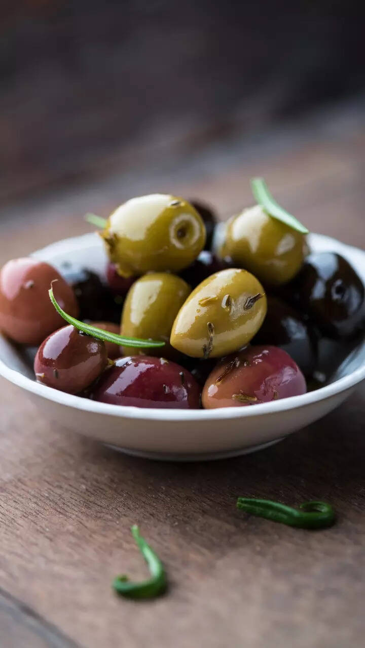 10 popular dishes made with olives that are a must-try