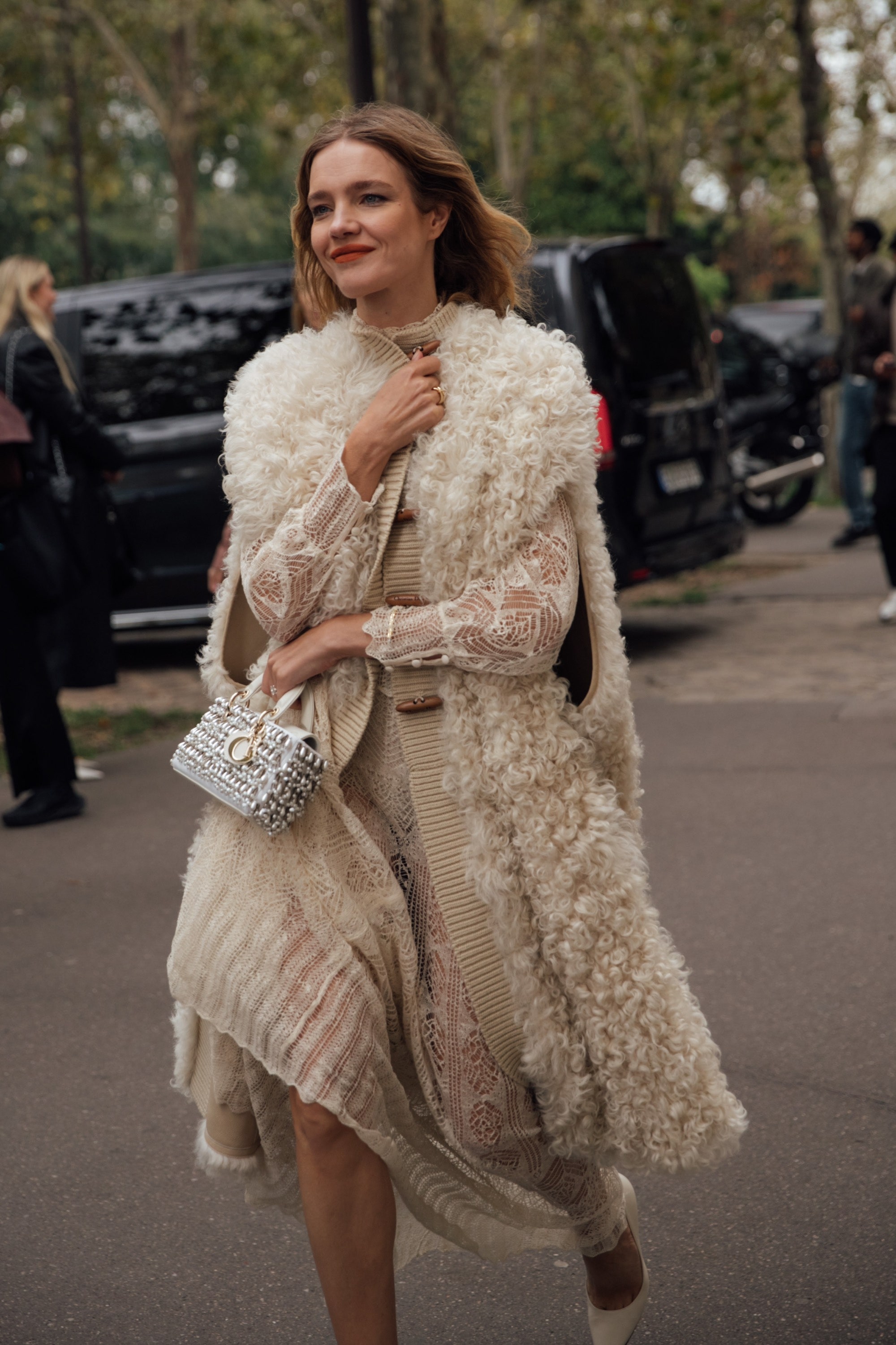 Bon chic, bon genre: la filosofía parisina que convierte la elegancia ...