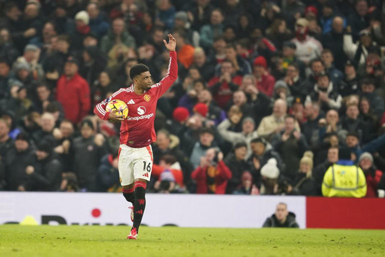 Anthony fa un errore colossale, con la porta spalancata riesce a ...