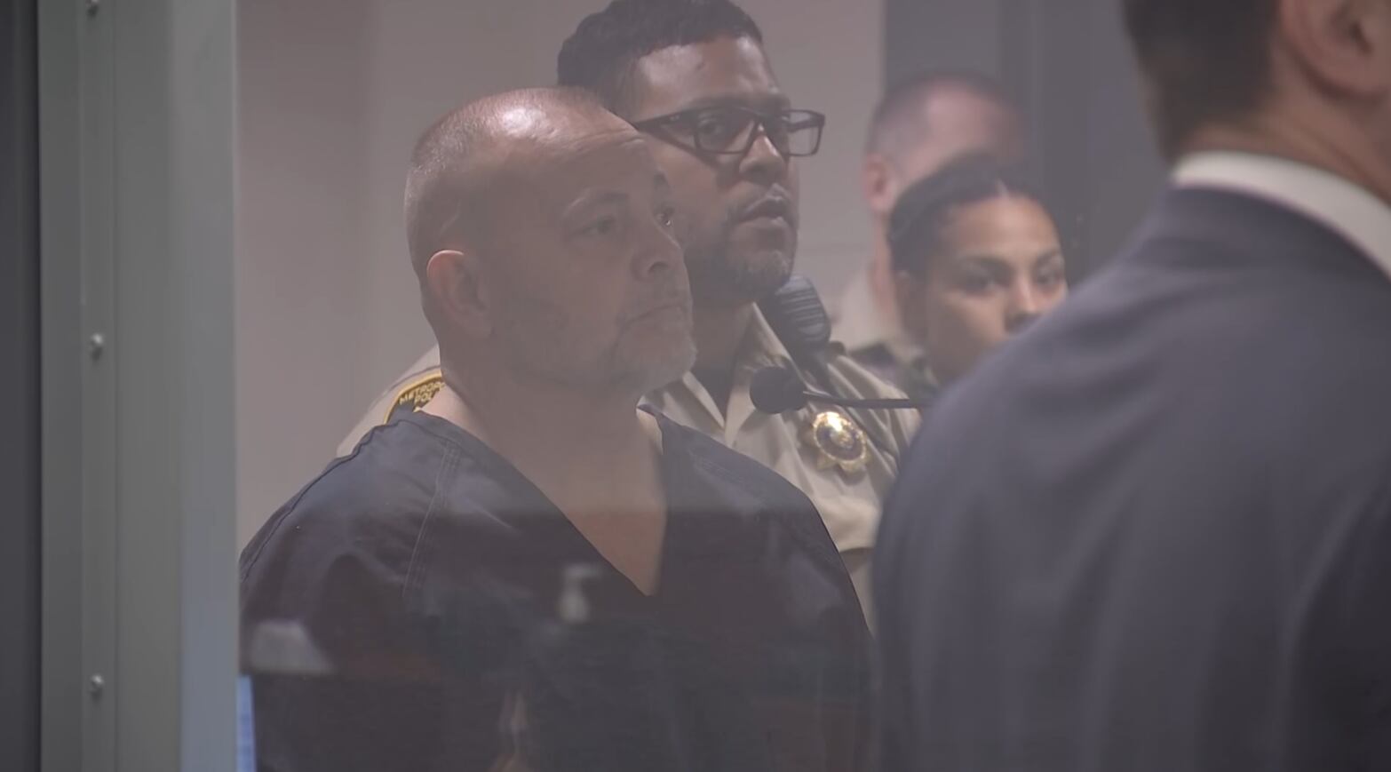 Veteran Las Vegas police officer arrested on domestic violence charges