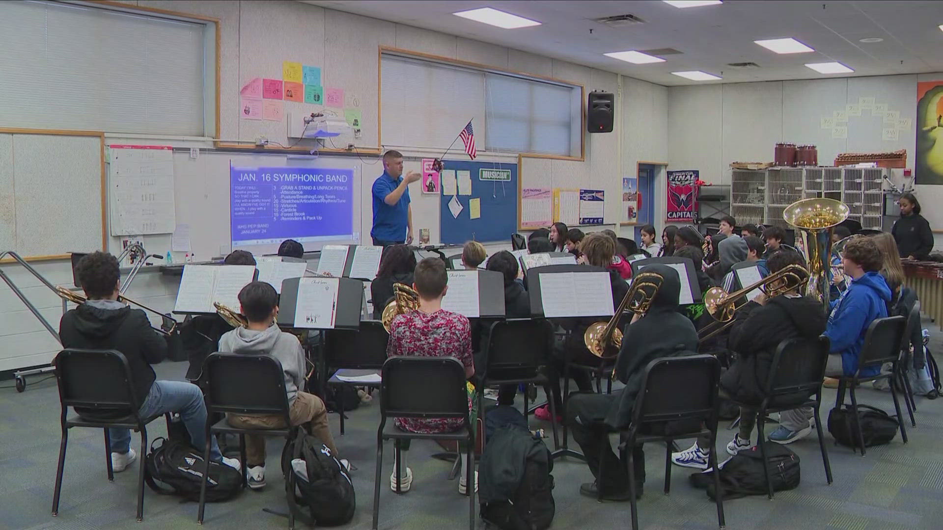 Commanders' trumpet player doubles as the Holmes Middle School band ...