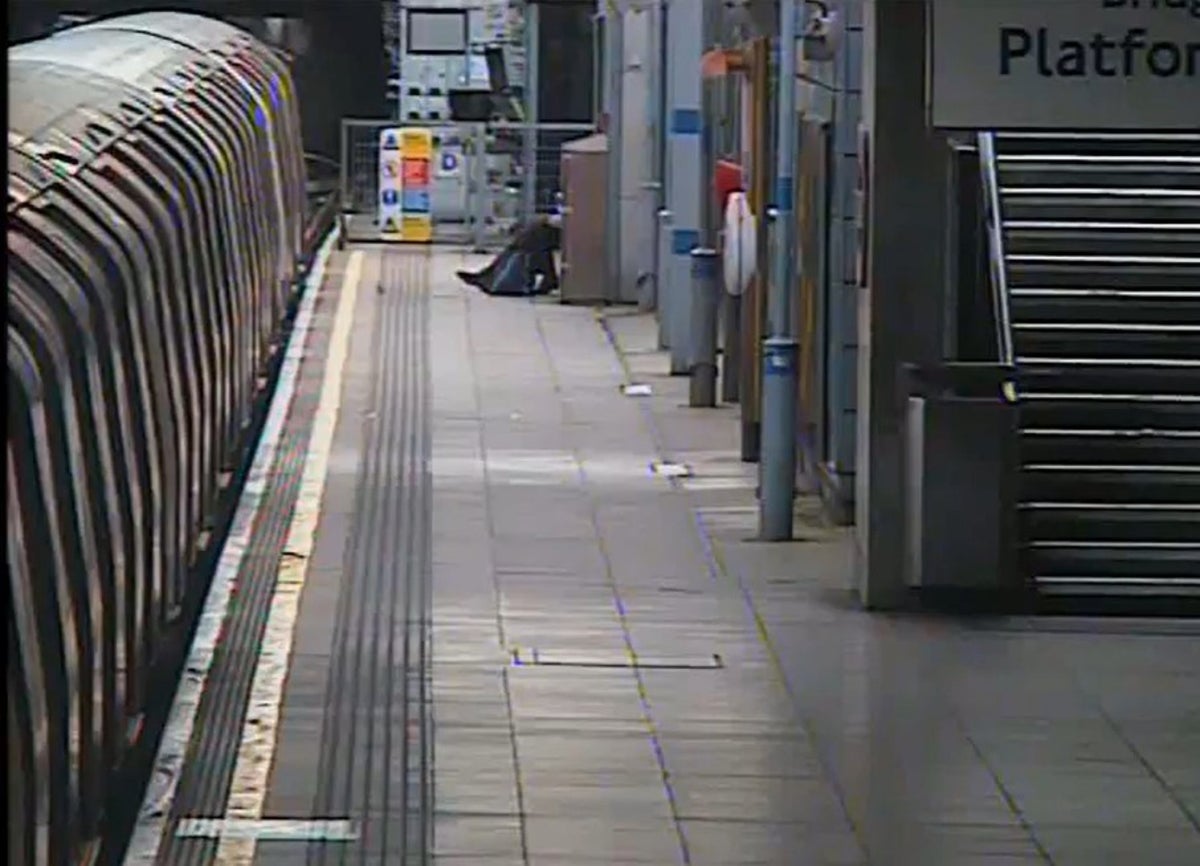 London Underground passenger who fell on Tube tracks was run over by ...