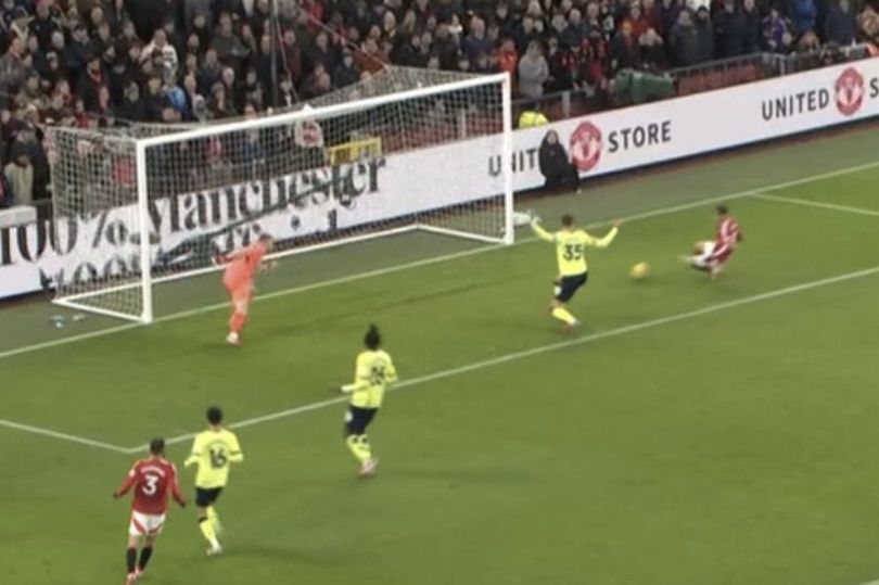 Antony in 'astonishing' open goal miss as Ally McCoist tears into £80m ...