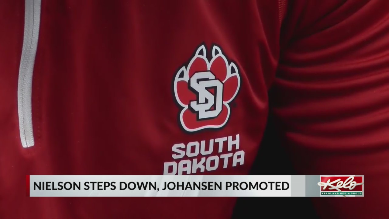 Bob Nielson steps down as USD head coach