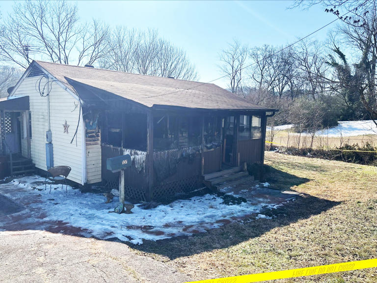 1 person dies after house fire in Oak Ridge; 2 firefighters treated for ...