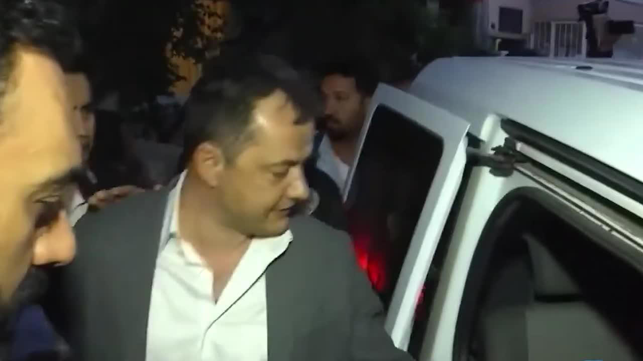 SZC TV sahibi Burak Akbay ne yaptı, neden hakkında yakalama kararı çıktı? SZC TV sahibi Burak Akbay ne yaptı, neden hakkında yakalama kararı çıktı?