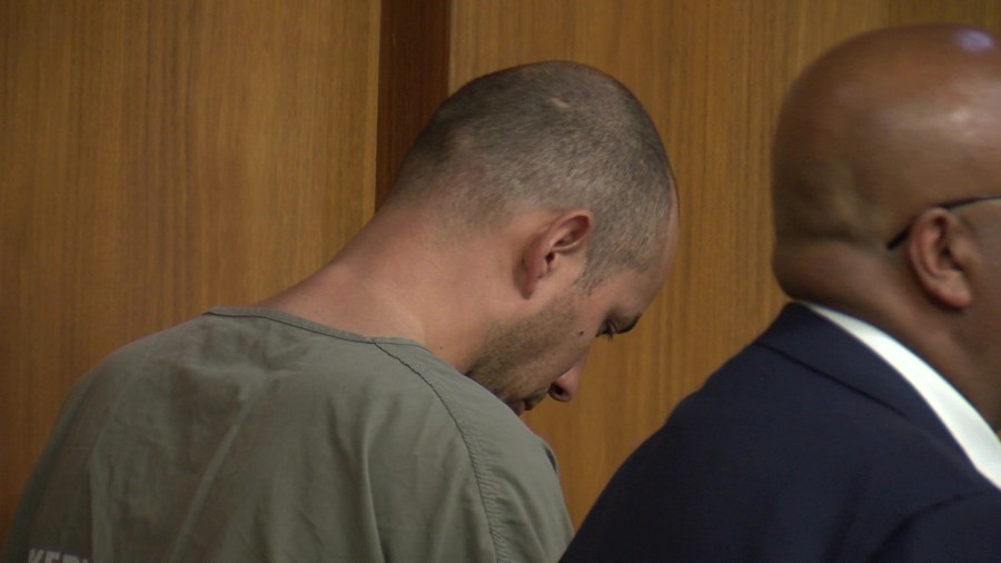 Man gets 6 years for exposing himself to teen girls