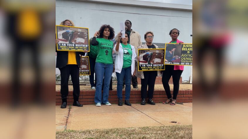 Ronald Greene’s family reacts to Feds declining to file charges in ...