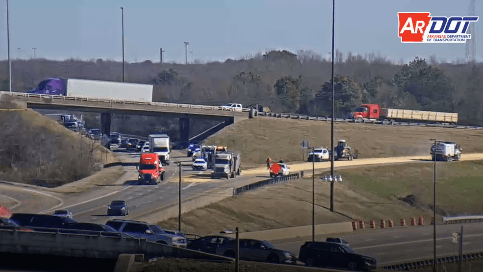 Corn spill on I-40 in North Little Rock causes large traffic backup