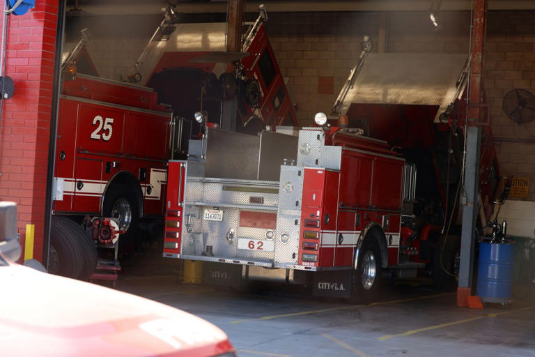 75 Los Angeles fire trucks wait for repairs as wildfires rage — while ...