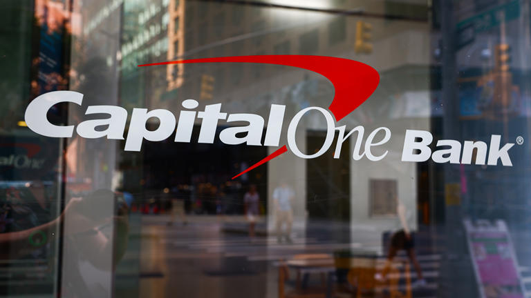 Capital One outage day 2: Thousands are still not getting payments