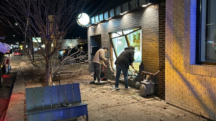 Beaverdale Avenue's Basic Bird hit by car, restaurant says