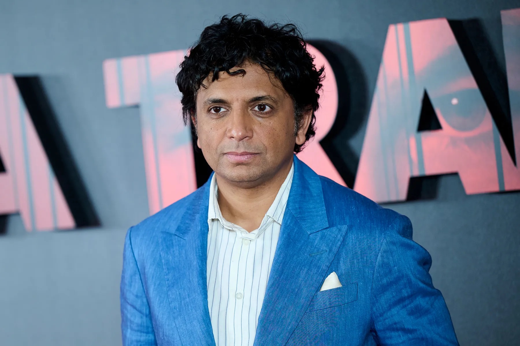 M. Night Shyamalan enfrenta demanda de 80 millones de dólares por ...