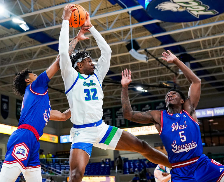 FGCU men's basketball stays hot, wins third straight with blowout over ...