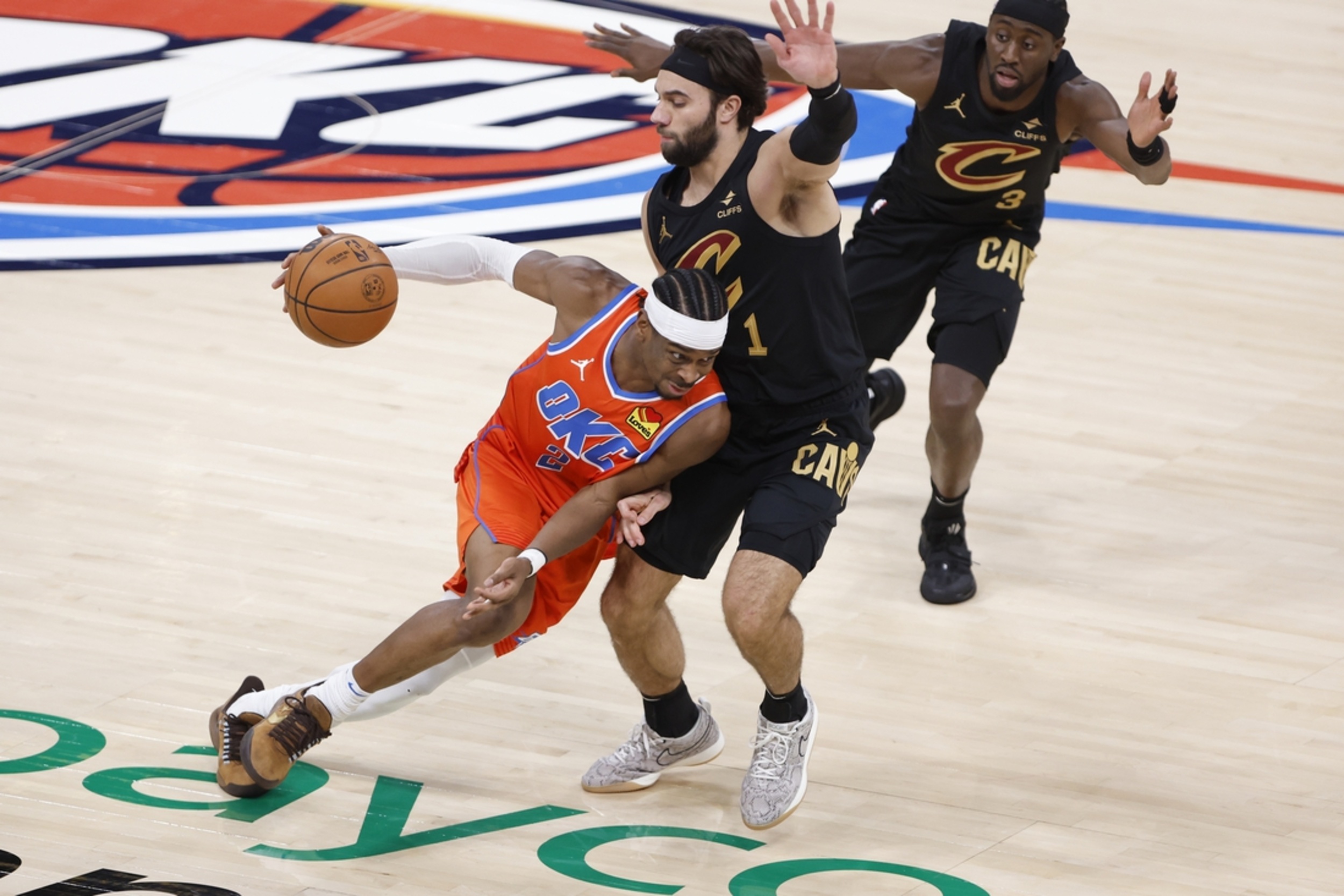 NBA roundup: Thunder clobber Cavs in battle of NBA’s best