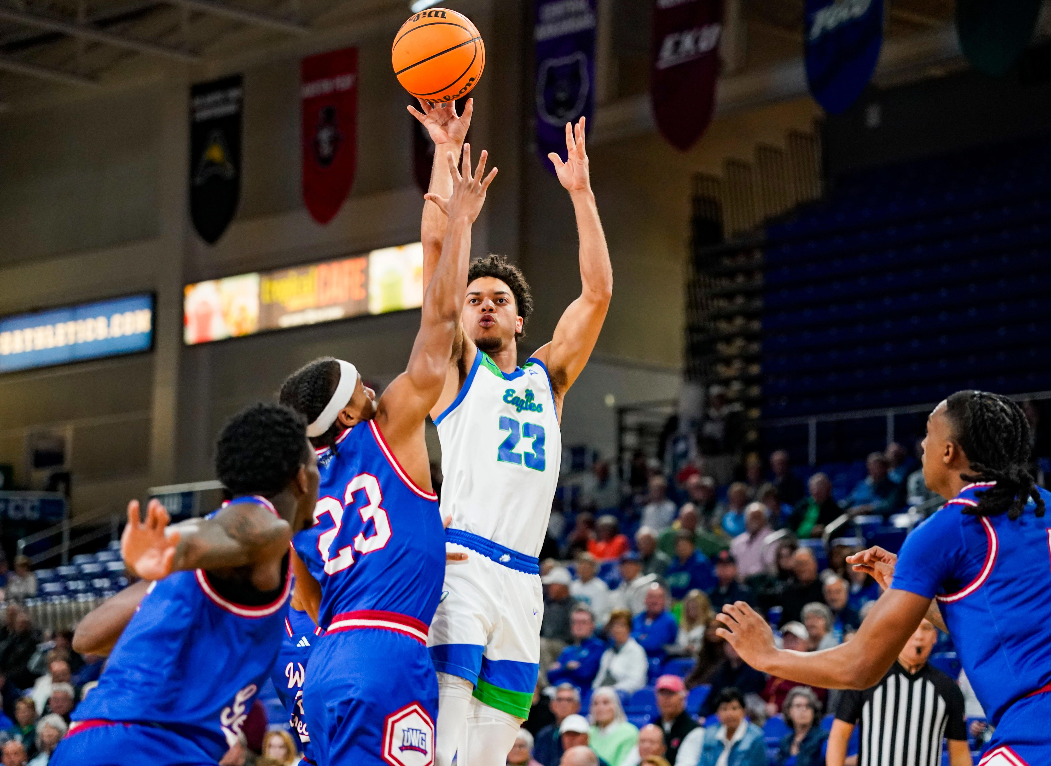 FGCU men's basketball stays hot, wins third straight with blowout over ...
