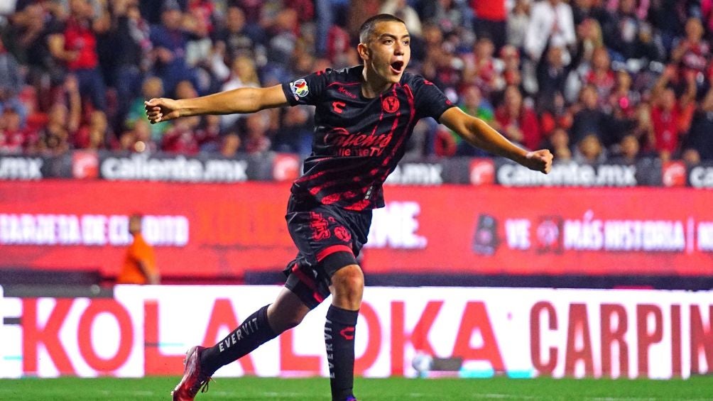 Gilberto Mora rompe el récord y es el jugador más joven en debutar con ...