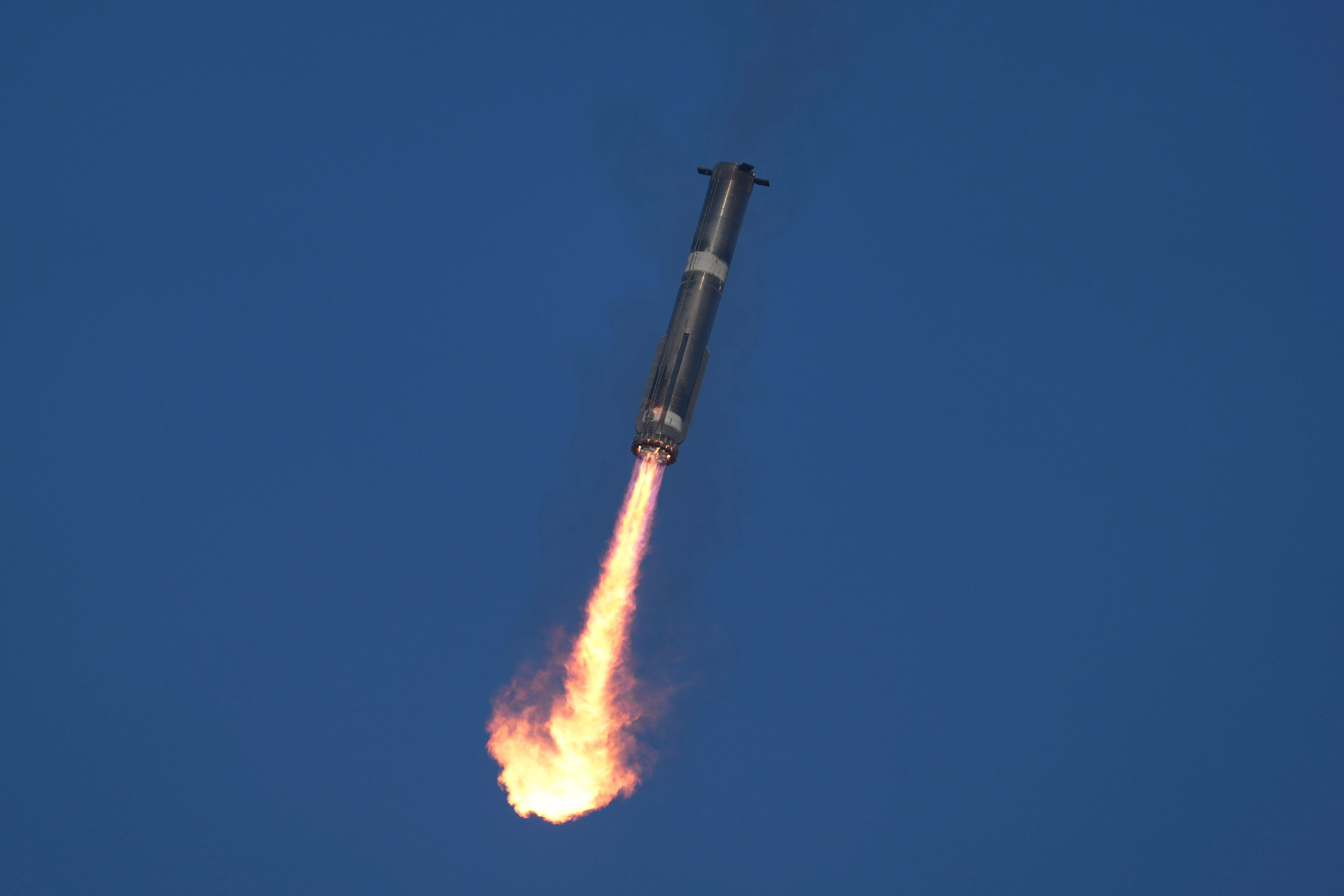 SpaceX loses spacecraft after catching rocket booster during test flight