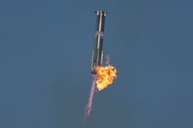 SpaceX loses spacecraft after catching rocket booster at the launch pad ...