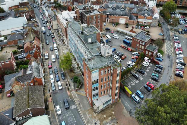 Isle of Wight Council should stay independent say 12 local authorities