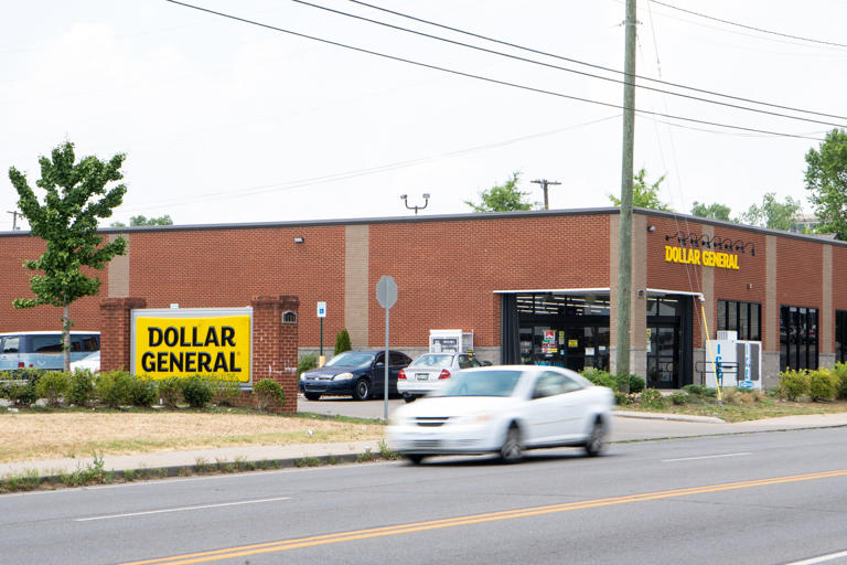 Dollar General snaps up $8.3M building at its Tennessee HQ campus