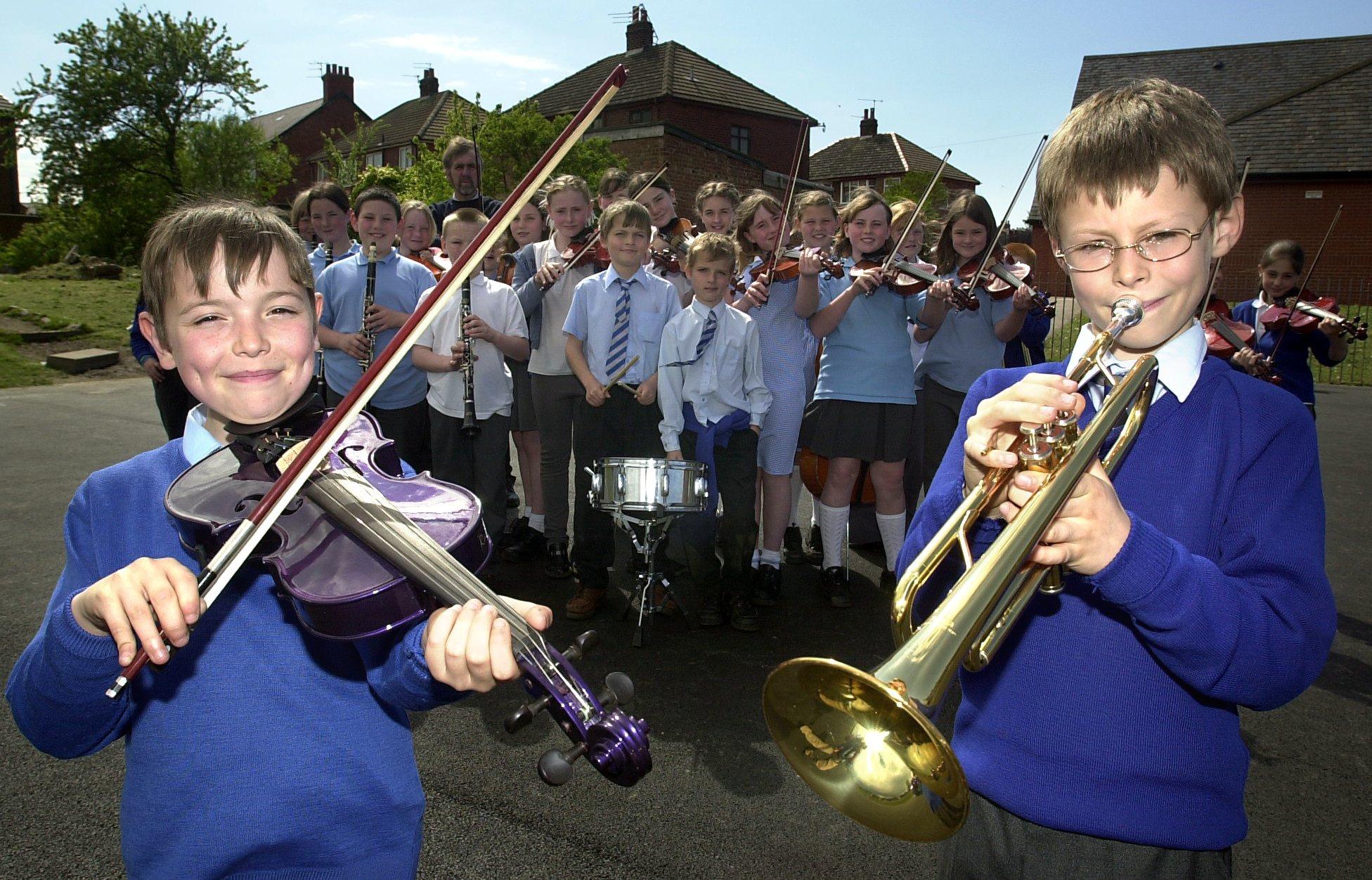 35 nostalgic photos taking you back to the classrooms of 2001 and 2002 ...