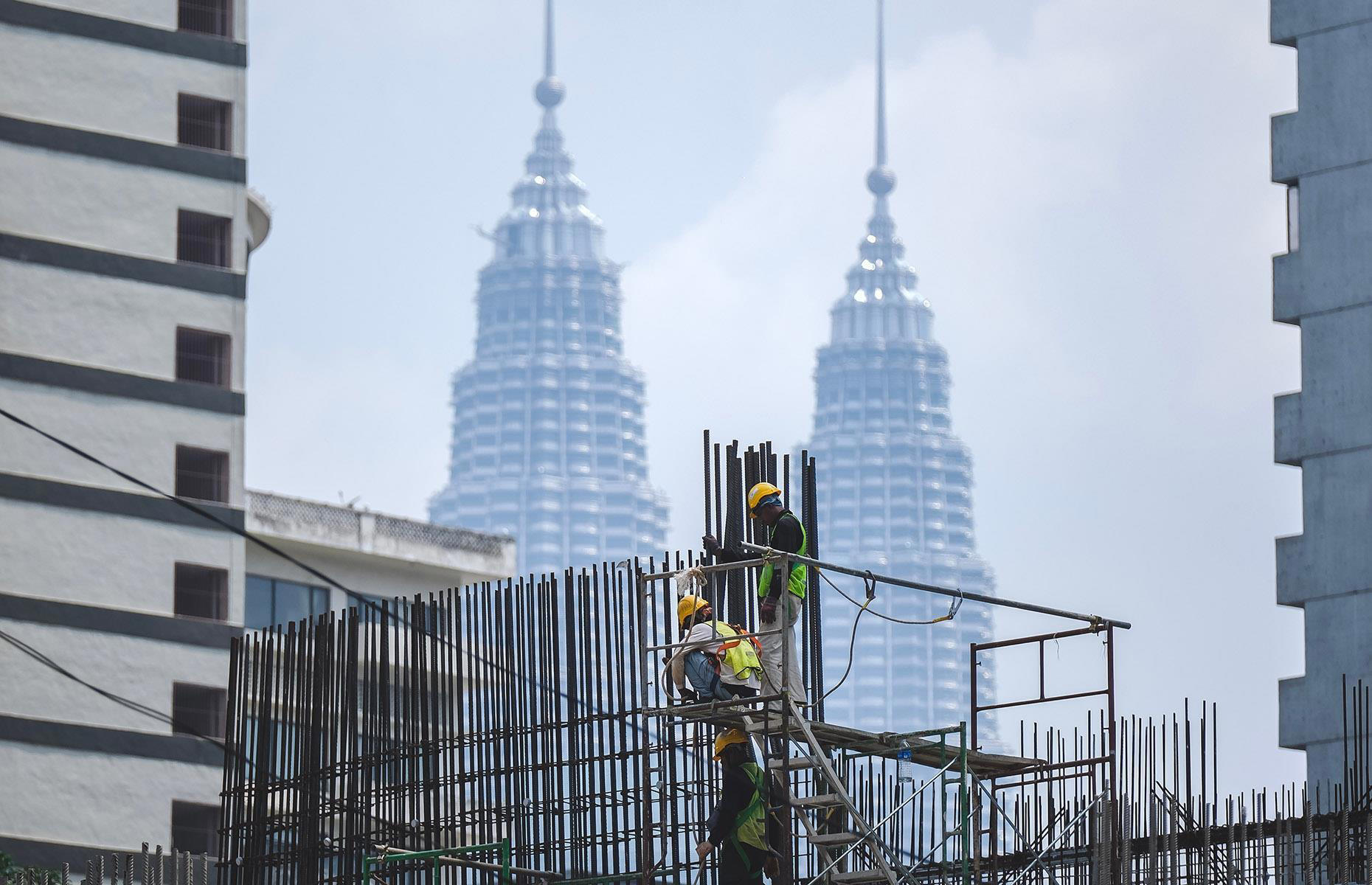 What is Malaysia's average salary, and how does it compare globally? What is Malaysia's average salary, and how does it compare globally?