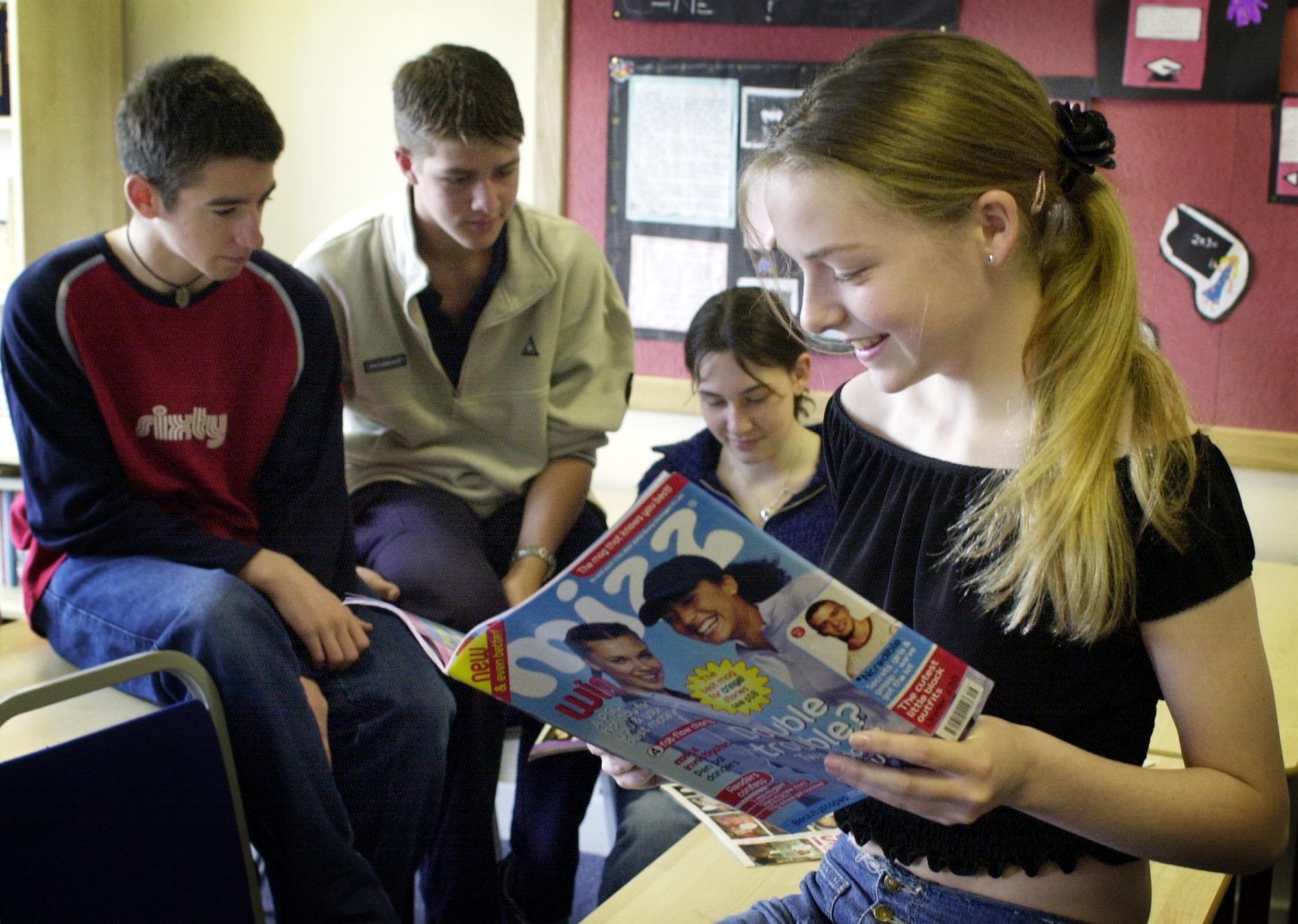 35 nostalgic photos taking you back to the classrooms of 2001 and 2002 ...