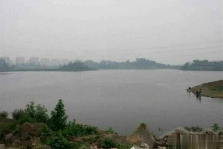 Tribe of ancient ape-like humans could be living among us as 'hobbit ...