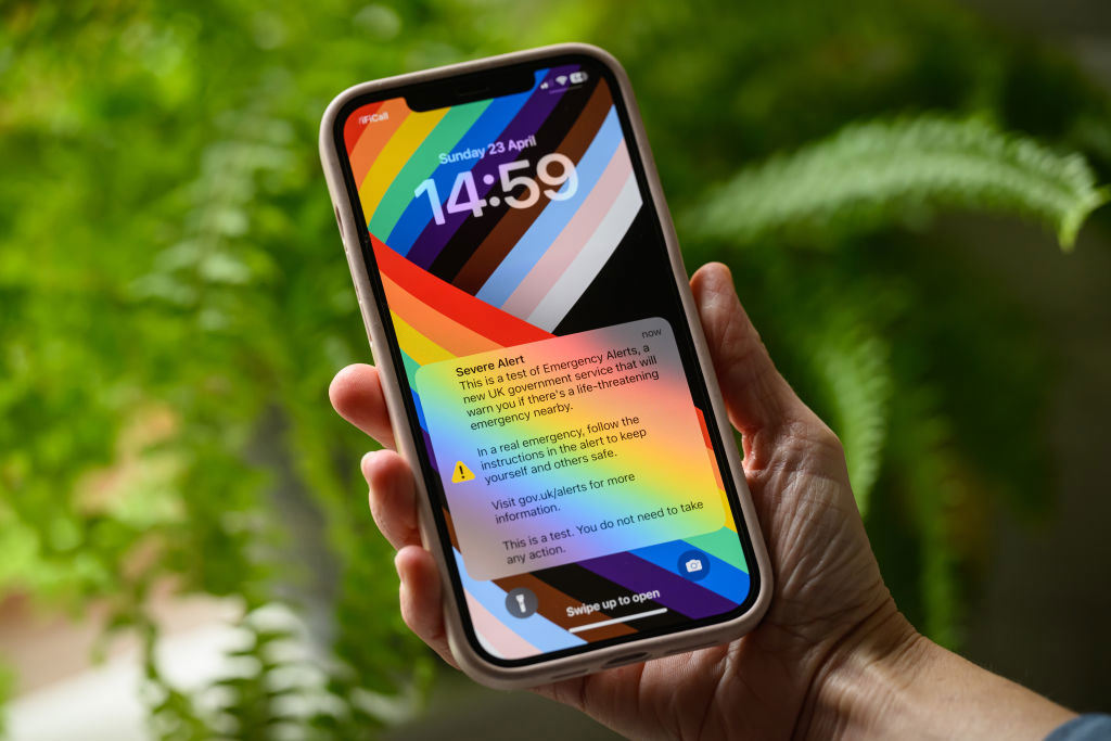 UK Emergency Alert Incoming: 87,000,000 mobile phones to receive test ... UK Emergency Alert Incoming: 87,000,000 mobile phones to receive test ...
