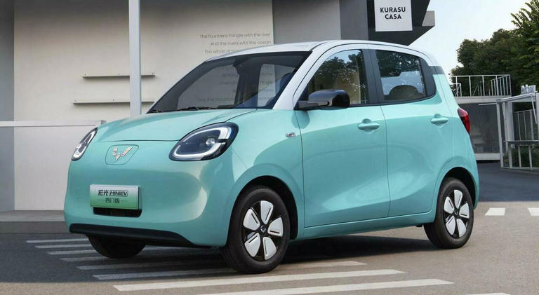 Hong Guang MiniEv, arrivano le 4 porte per tornare in vetta. Modello da 3,2 metri molto amato in ...