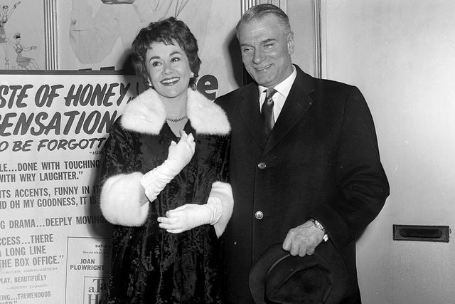 Dame Joan Plowright, Oscar Nominee and Widow of Laurence Olivier, Dies ...
