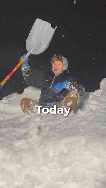 Building The Ultimate Snow Fort!