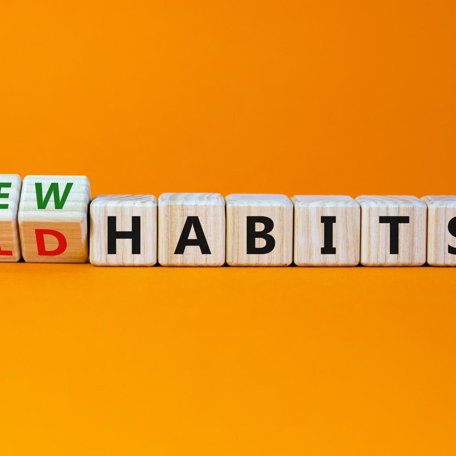 3 bad money habits experts say you need to break in 2025