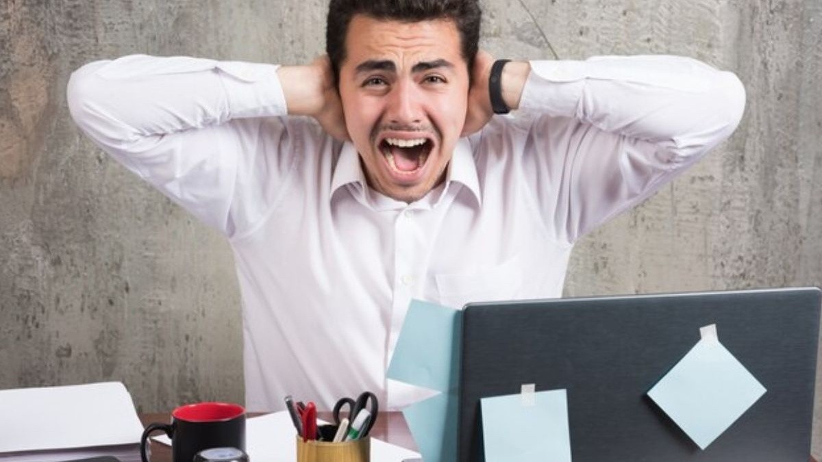 How to Dodge Tech Stress and Be Happy at Work