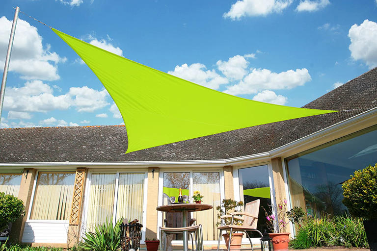 Best shade sails for your garden that are an elegant way to stay out of ...