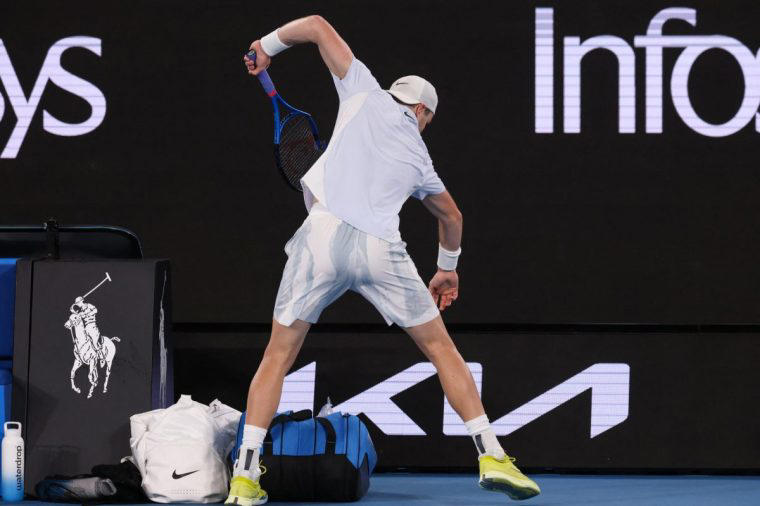 Jack Draper clashes with Aussie fans after smashing racket during tense ...
