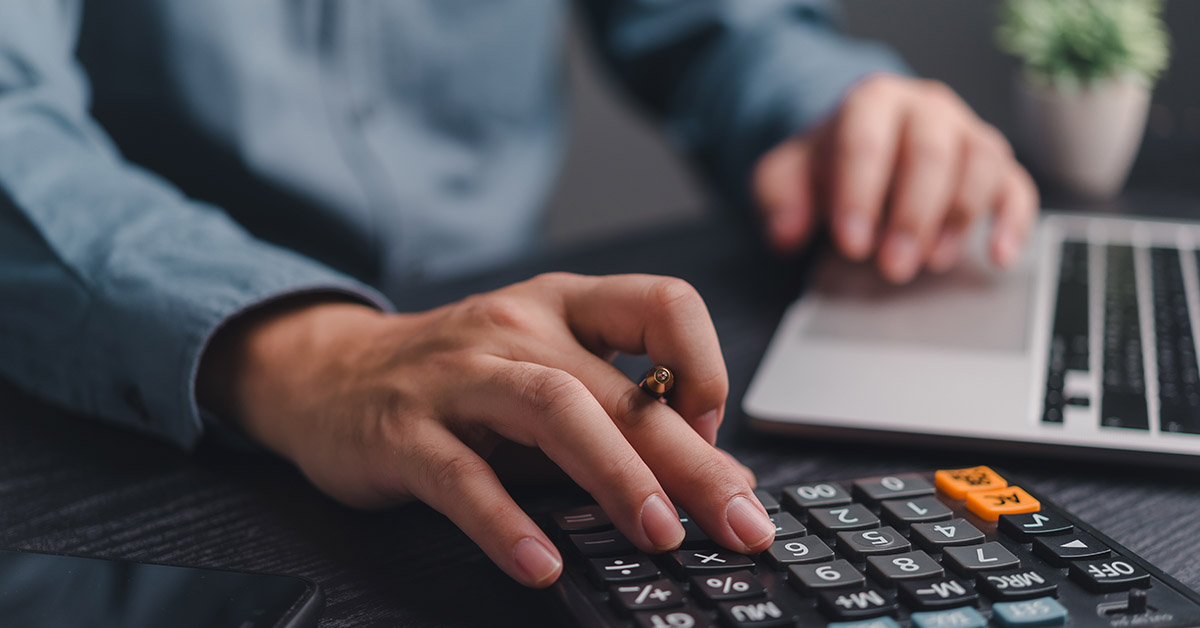 25 Budget-Savvy Individuals Share Their Best Tips for Saving Money