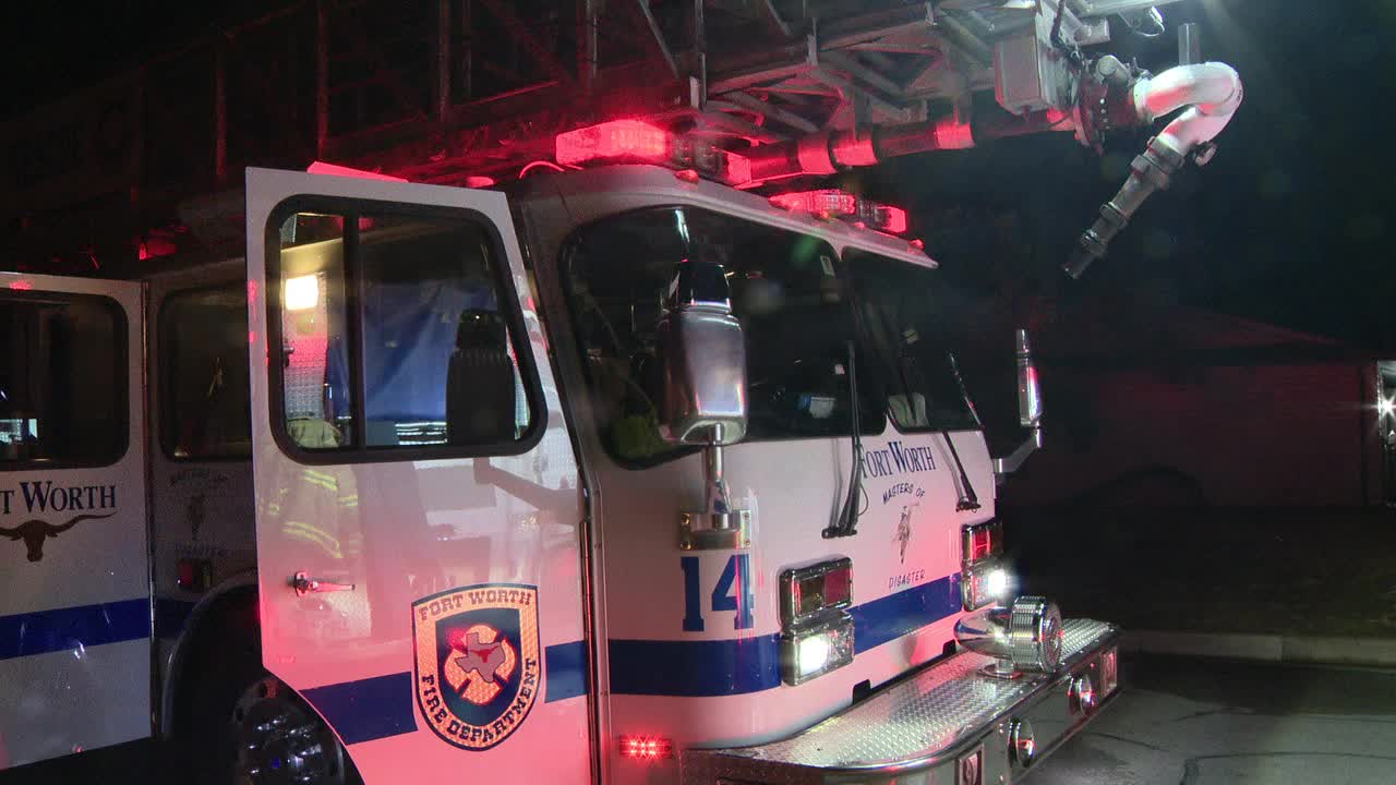 Flames seen from outside during fire at Fort Worth hotel