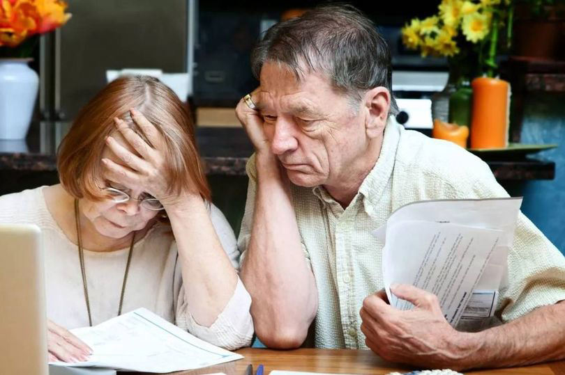 HMRC warning as 'retirement savings at risk' from new inheritance tax rules HMRC warning as 'retirement savings at risk' from new inheritance tax rules