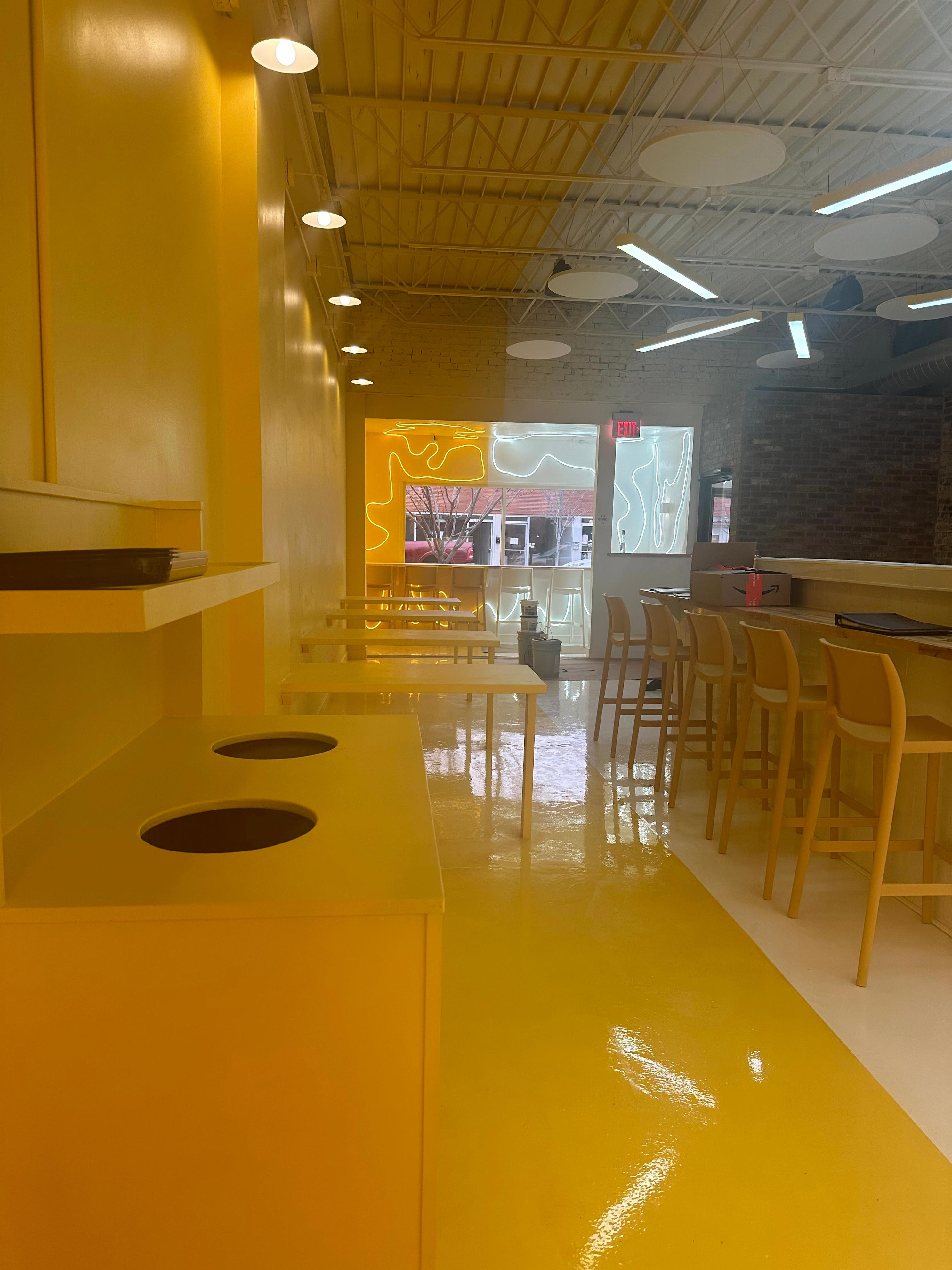 Basic Bird in Des Moines temporarily closes after a vehicle drives ...