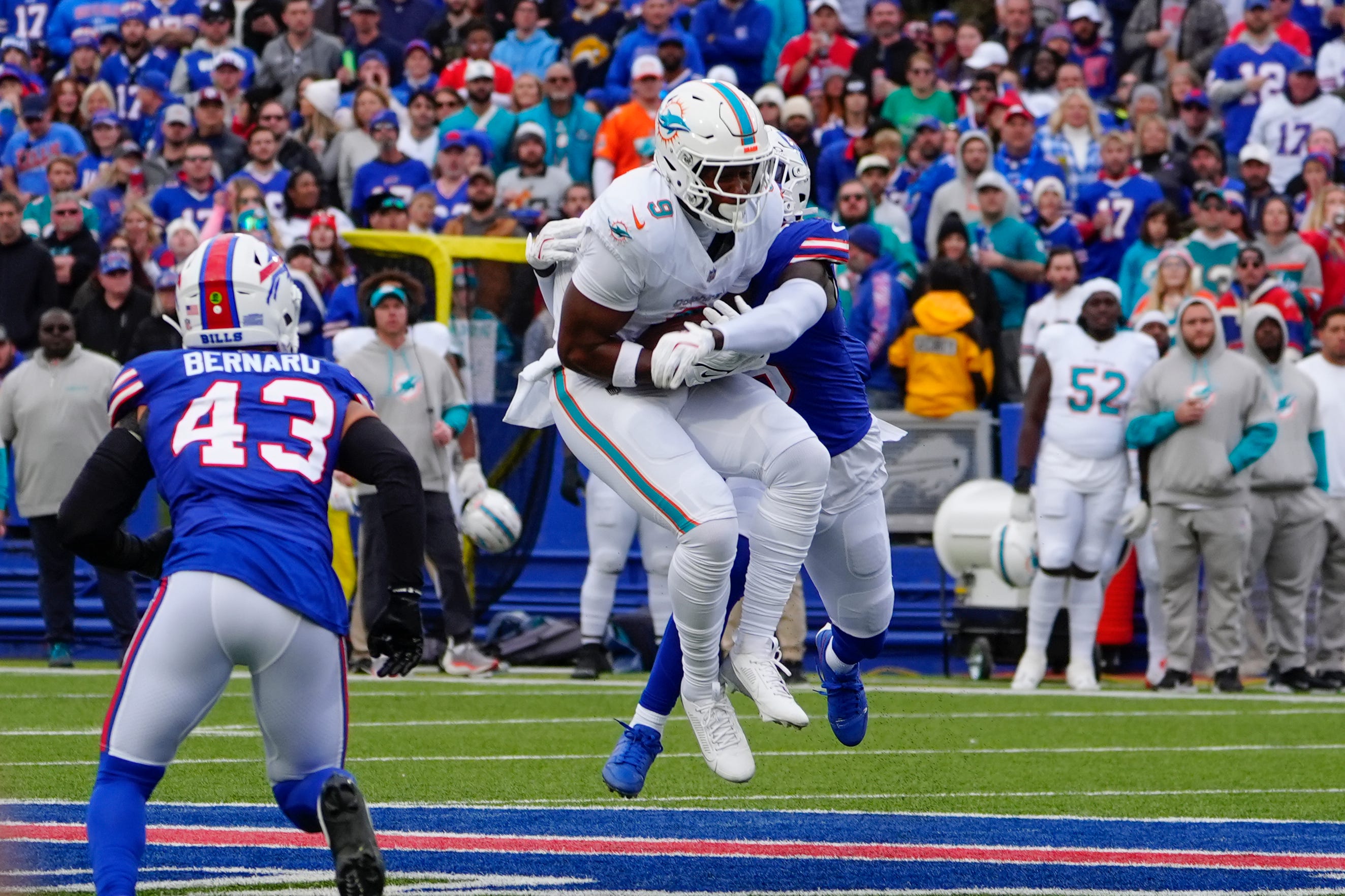 Jonnu Smith takes Travis Kelce's place in the 2025 Pro Bowl